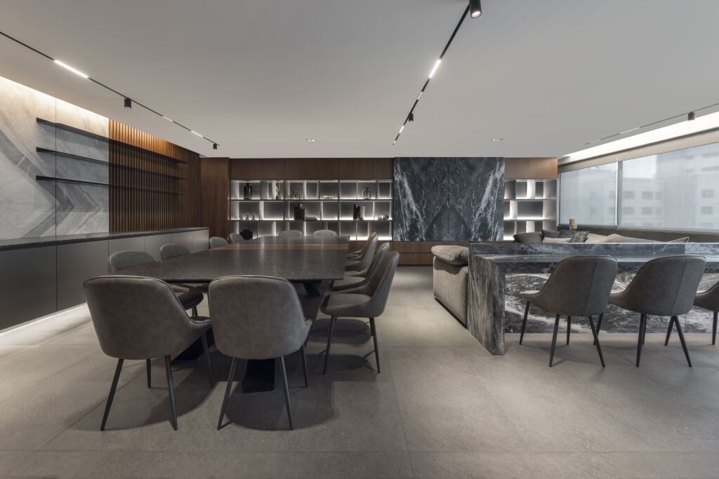 Guindi Arquitectos: Alan Tatarsky Guindi y Moises Guindi Dabbah